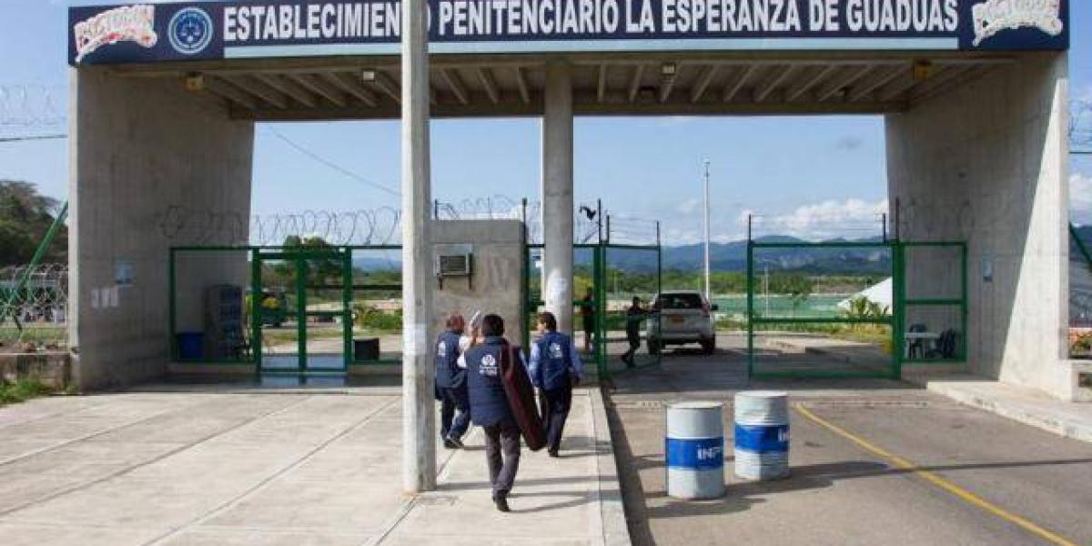 Cabos Sueltos En Asesinato Del Director De La Cárcel Modelo Un Lujoso